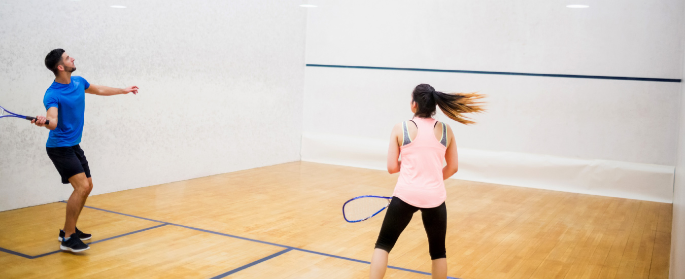 Experience Game Squash Family With Your Family